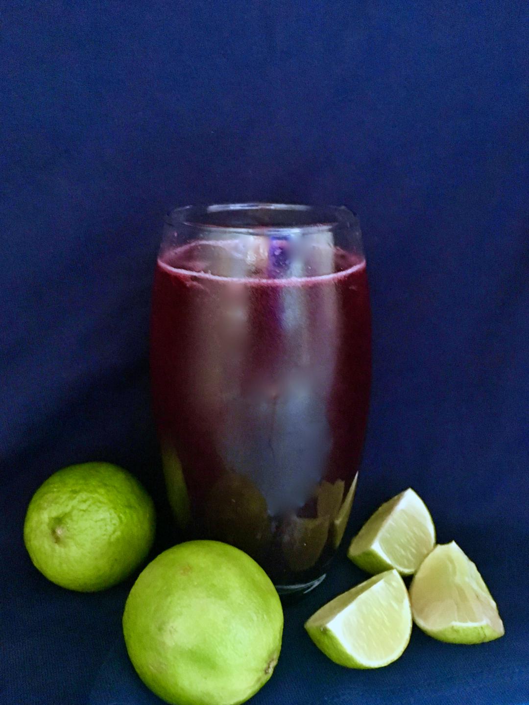 Blueberry Lime Spritzer Mocktail - AmericanRecipes.co.uk